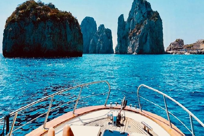 Private Island of Capri by Boat - FAQ