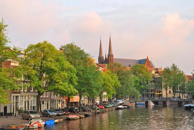 Amsterdam: Luxury Canal Cruise with Unlimited Drinks Option - Key Points