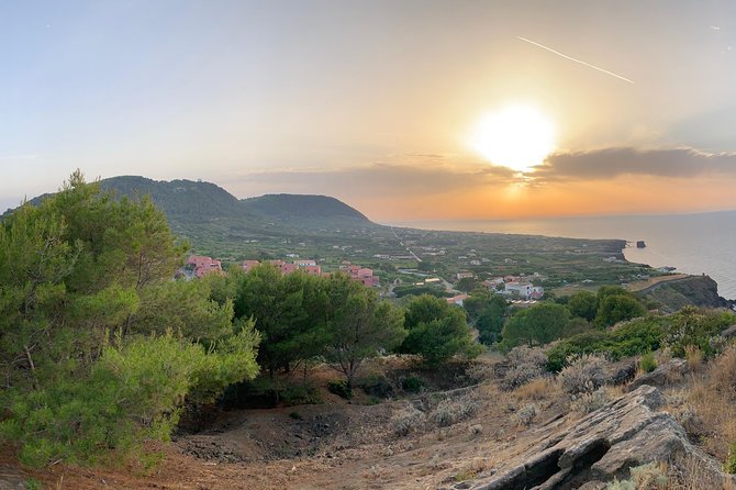Archaeological excursion to the Rocca della Falconiera in Ustica - Key Points