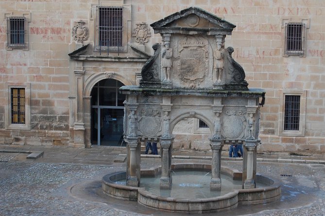 Baeza guided tour with tickets. - Key Points
