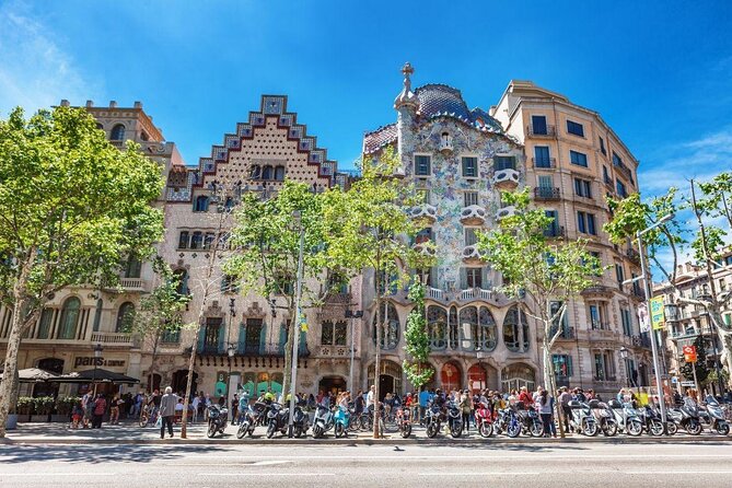 Barcelona: Bar Crawl at Gaixample - Key Points