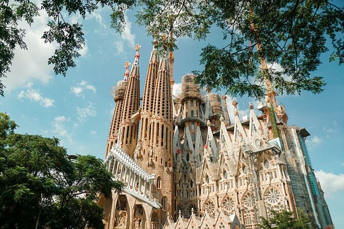 Best of Barcelona: Sagrada Familia & Park Guell Tour with Pick-up - Key Points