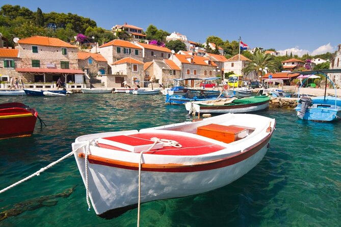 Blue Lagoon, Shipwreck & Maslinica from Split with LUNCH & DRINKS - Key Points