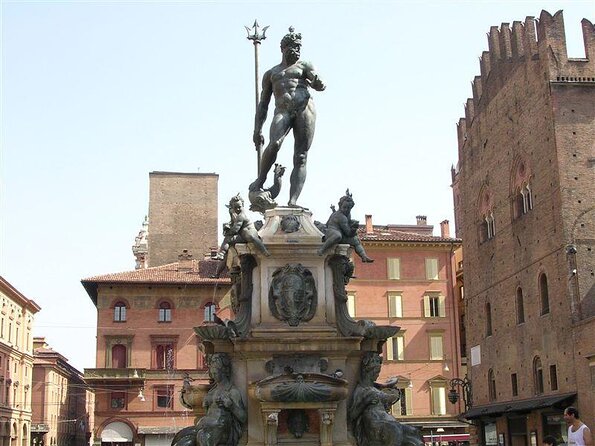 Bologna: Full meal Food Tour with Local Delights by Do Eat Better - Key Points