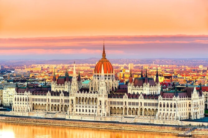 Budapest Danube Cruise with Buffet Dinner, Performances and Music - Key Points