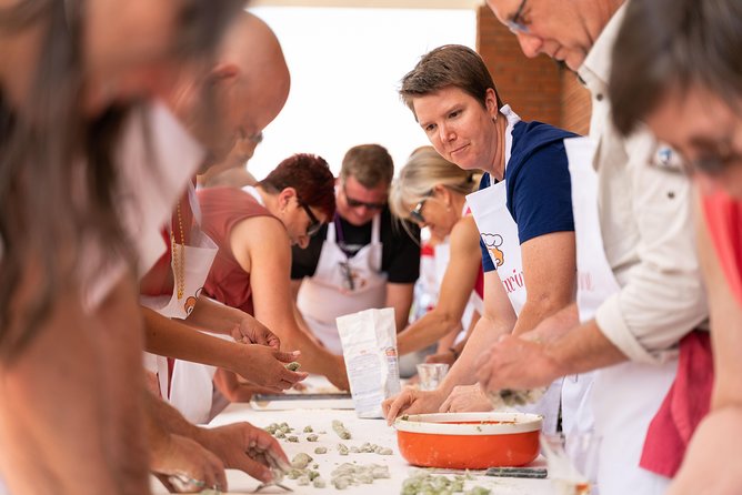 Cesarine: Small group Pasta and Tiramisu class in Varenna - Key Points