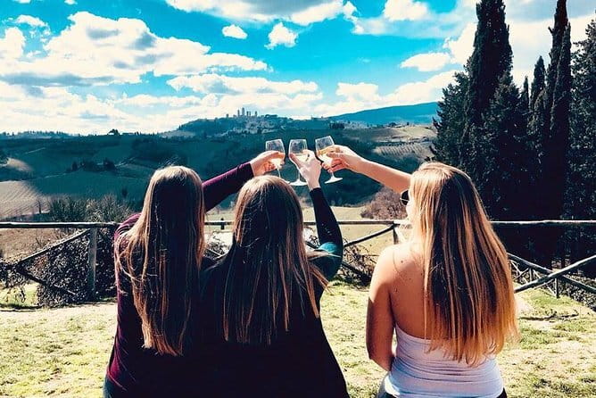 Chianti Wineries Tour with Tuscan Lunch and San Gimignano - An Introduction to a Classic Tuscan Day