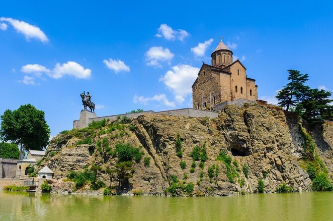 City tour Tbilisi on red bus - Key Points