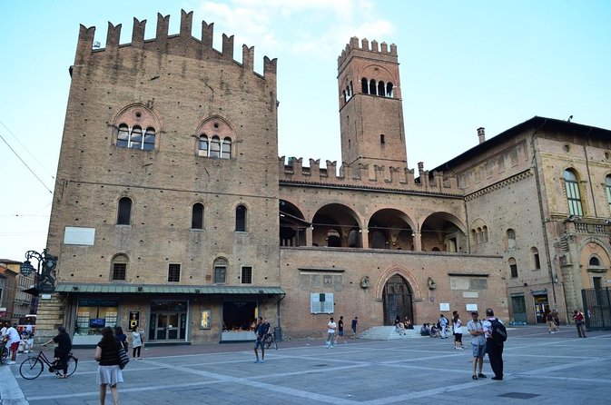 Classic Private Walking Tour Bologna - Exploring Bologna on Foot: A Closer Look at the Classic Private Walking Tour