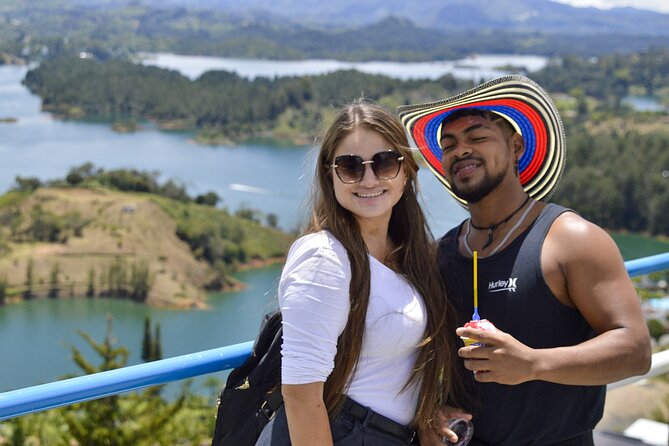 Day Trip To Guatapé with ,Breakfast, Lunch and Boat Ride - Key Points