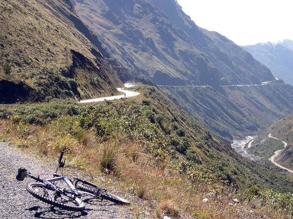 Death Road, Bolivia: Mountain Bike Tour on the World's Most Dangerous Road - A Closer Look at the Experience