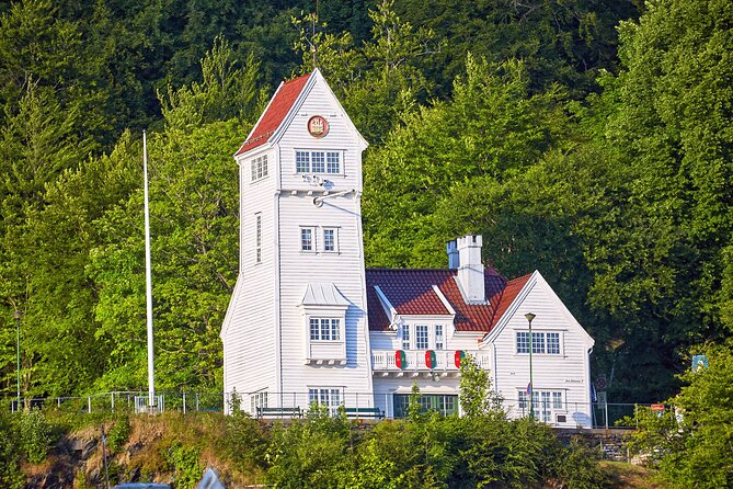 Discover Bergen on Foot and Boat - Key Points: