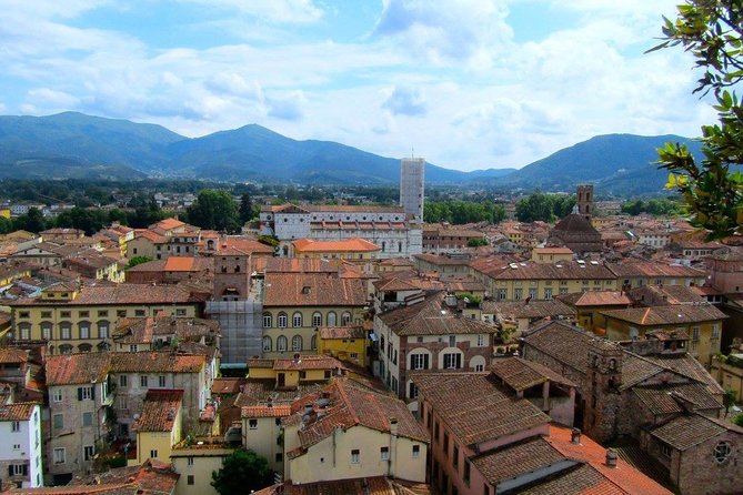 Discover Luccas Secrets on a Guided Walking Tour - Key Points