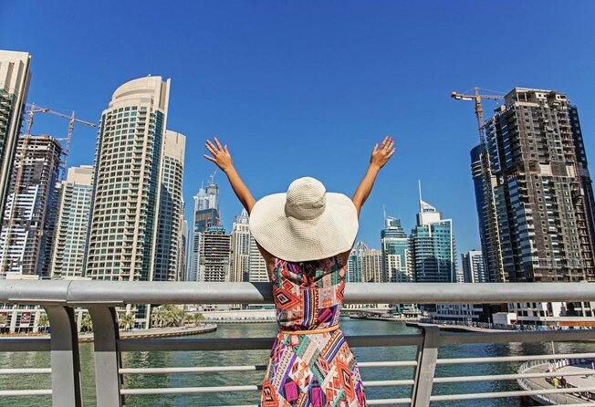 Dubai Marina Dinner Cruise with Live Music & Open Bar - Who Will Love This Experience?