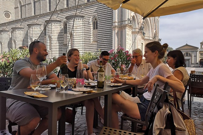 E-bike tour in Orvieto in small group: history, culture with lunch or dinner - Introduction
