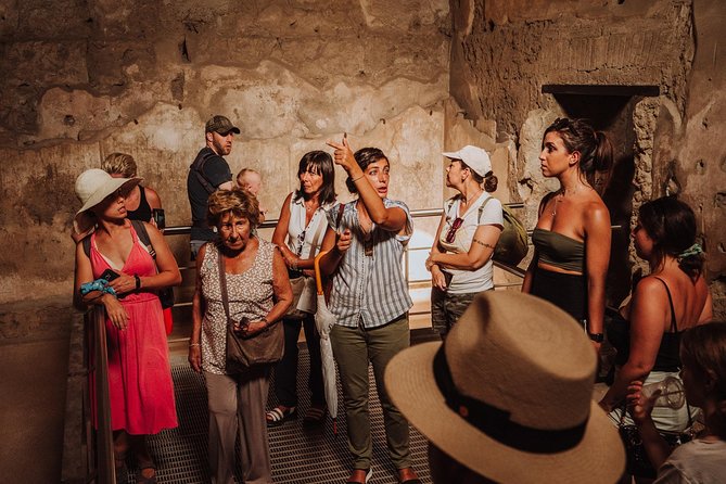 Explore Pompeii with an Archaeologist - Key Points