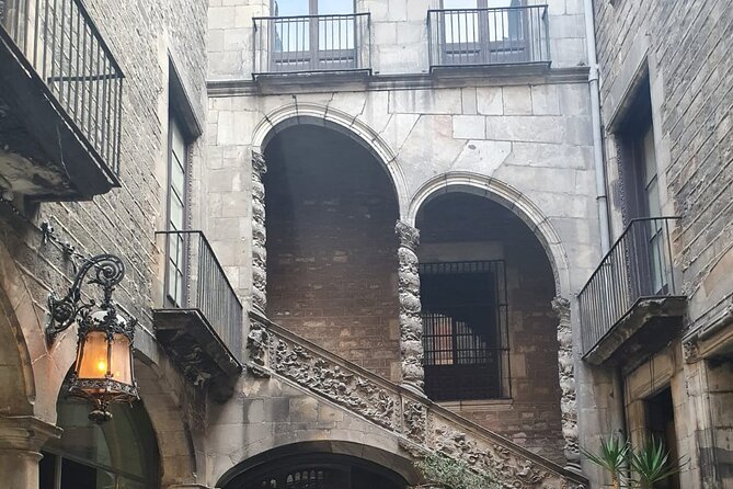 Flamenco Show at Dalmases Palace in Barcelona - Key Points