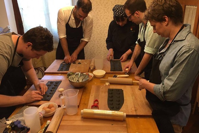 Florence Small-Group Pasta Class with Seasonal Ingredients - Key Points