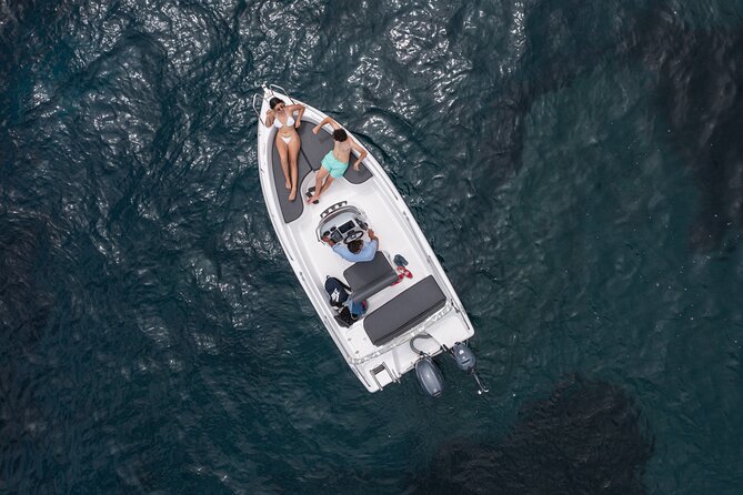 Full Day Boat Rental Without a License in Santorini - Exploring Santorini by Boat: A Review of the Full Day Boat Rental Without a License