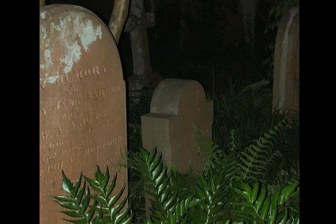 Ghosts of Charleston Night-Time Walking Tour with Unitarian Church Graveyard - A Deep Dive into the Tour Experience