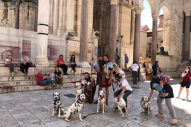 History Split Walking Tour in French -Small group - Key Points