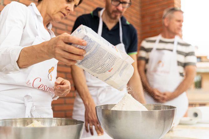 Home Cooking Class & Meal with a Local in Como - Key Points