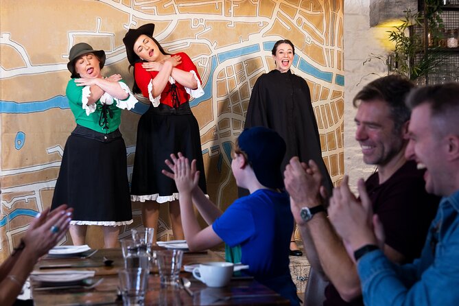 Hysterical Histories Cork Dinner Theatre Show - What is the Hysterical Histories Cork Dinner Theatre?