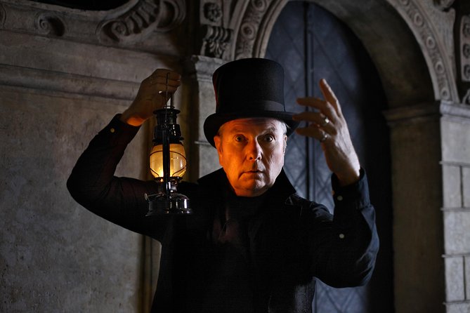 Krakow Night Tour: Ghosts, Vampires and Legends of the Old Town - The Tour Overview: Light on the Inside, Heavy on the Atmosphere