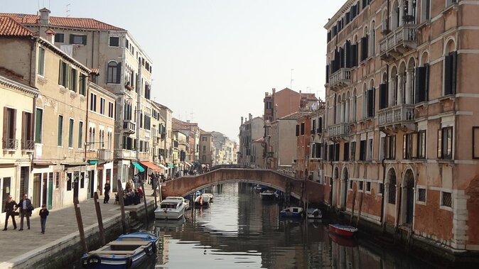 Learn to Row in the Venice Canals - Key Points