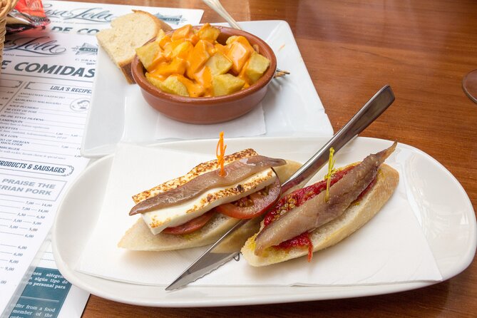 Malaga Market Food Tour: Tapas, Drinks, and Local Flavors - Key Points