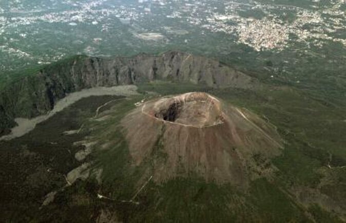 Mount Vesuvius Tour from Pompeii Led by an Expert Guide - Key Points