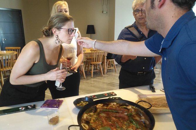 Paella Showcooking Experience - Key Points