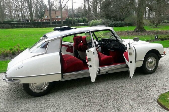 Paris City Tour 2h00 Citroën DS Vintage with Open Roof - An Introduction to a Unique Paris Adventure