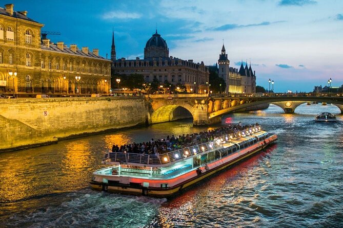 Paris Gourmet Dinner Seine River Cruise with Singer and DJ Set - Key Points