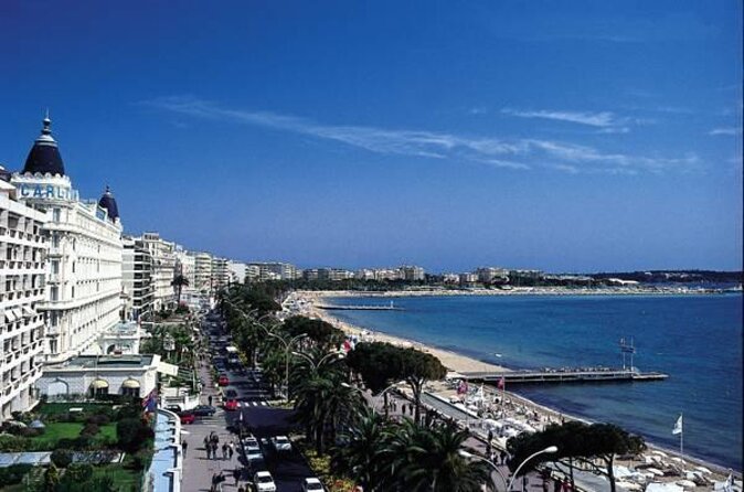 Private Tour on the Roads of Cannes by Ferrari - Key Points