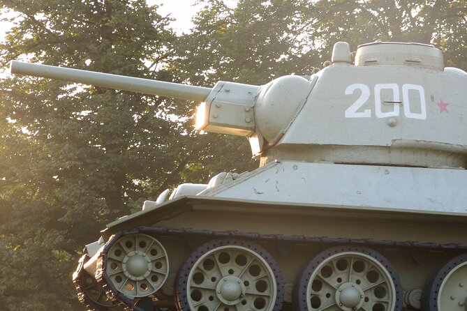Private Walking Tour: World War 2 and Cold War Sites in Berlin - Key Points