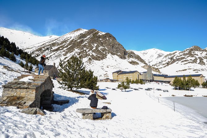 Pyrenees & Medieval Towns Small Group Tour from Barcelona - Key Points