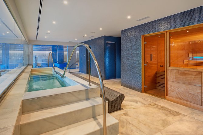 Relaxing back massage & day SPA - A Closer Look at the Spa Day Experience