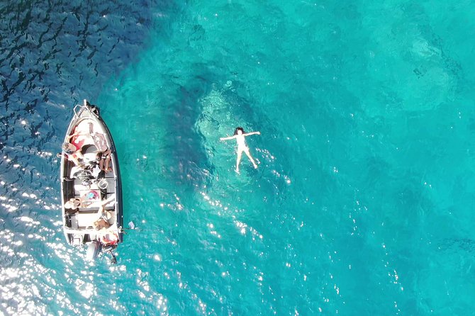 Rent a Boat in Santorini without a license *BRAND NEW BOATS * - Key Points