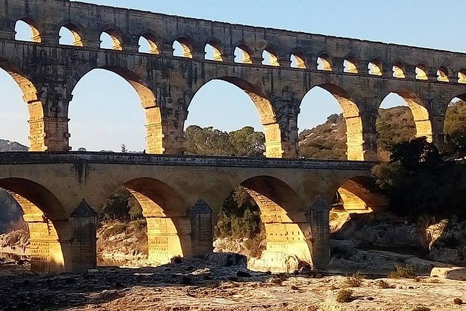 Roman Sites and Historical Places Day Trip from Avignon - Key Points