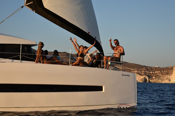 Santorini Catamaran Cruise with Fresh Meal and Open Bar - Key Points