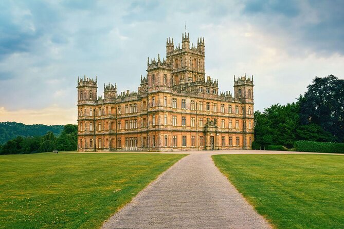 Shared Group Downton Abbey and Highclere Castle Tour from London - An Honest Look at the Full-Day Downton Abbey Experience
