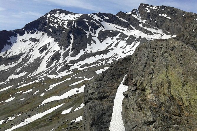 Sierra Nevada hiking tour (escape the heat of the city) - Key Points