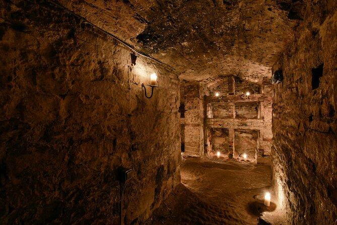 Small Group Edinburgh Night Walking Tour with Haunted Vaults - Exploring Edinburgh’s Haunted Side