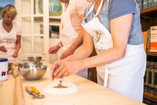 Small group Pasta and Tiramisu class in Como - Introduction