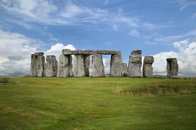 Stonehenge and Bath Day Guided Tour from London - Key Points