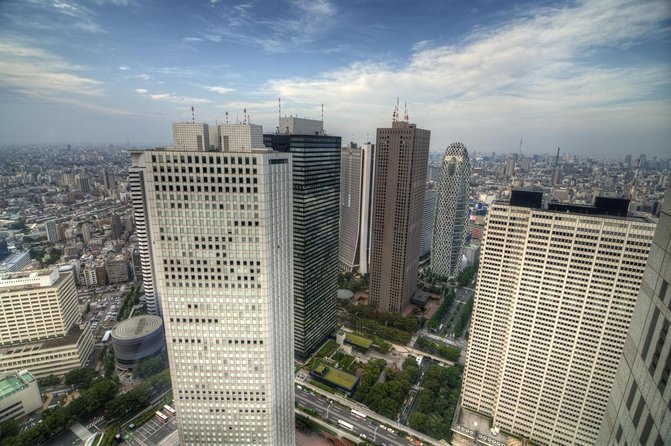 Tokyo Bar Hopping Night Tour in Shinjuku - Setting Out: What to Expect from This Night Tour