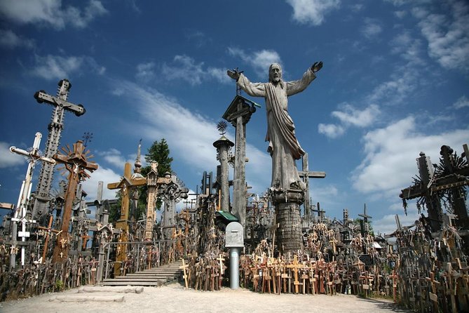 Tour from Riga - Vilnius via Bauska, Rundale, The Hill of Crosses - A Practical Guide to the Riga-Vilnius Sightseeing Tour via Bauska, Rundale, and the Hill of Crosses