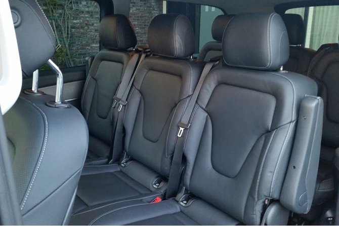 1-15 persons Taxi or Bus Transfer Amsterdam Airport to Dordrecht - Booking and Confirmation