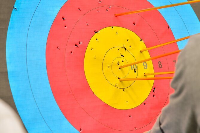 1 Hour Archery Session in Warwick - Who Will Gain the Most?
